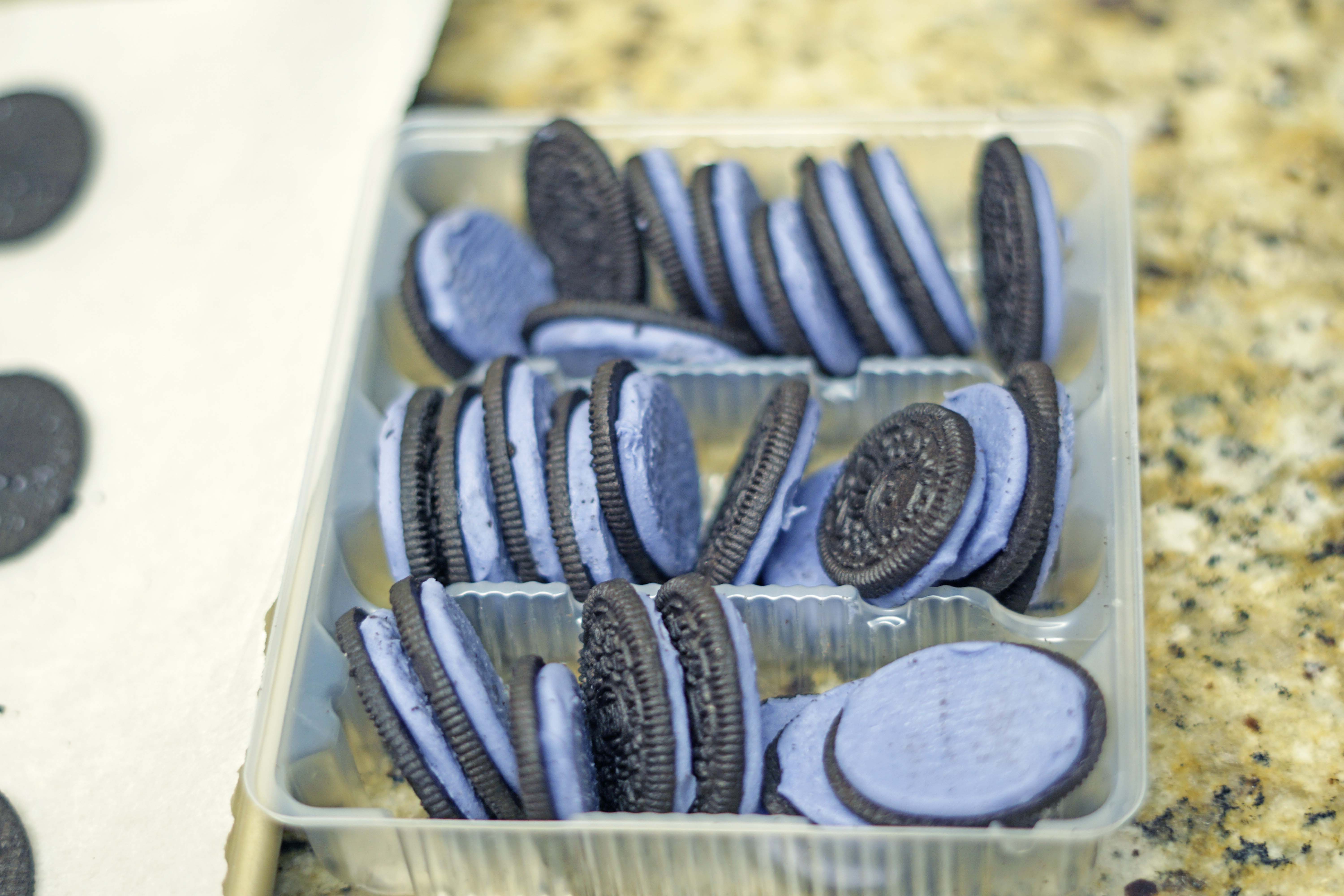 Easter Chocolate Chip Oreos – Allie and the Oven